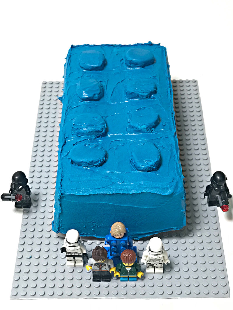 Easy LEGO Cake Idea For a LEGO Birthday Party - Desert Chica